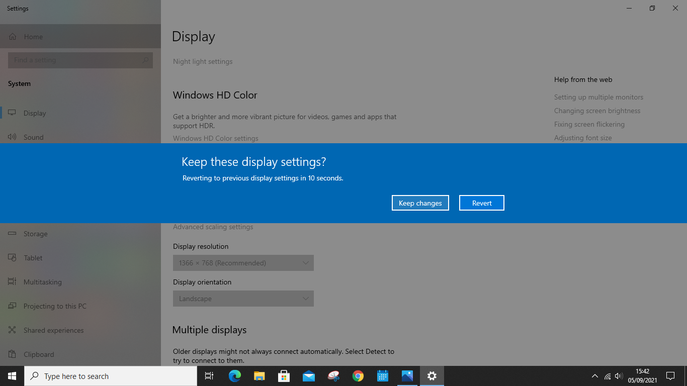 Mengatasi layar monitor terpotong/tidak full screen.